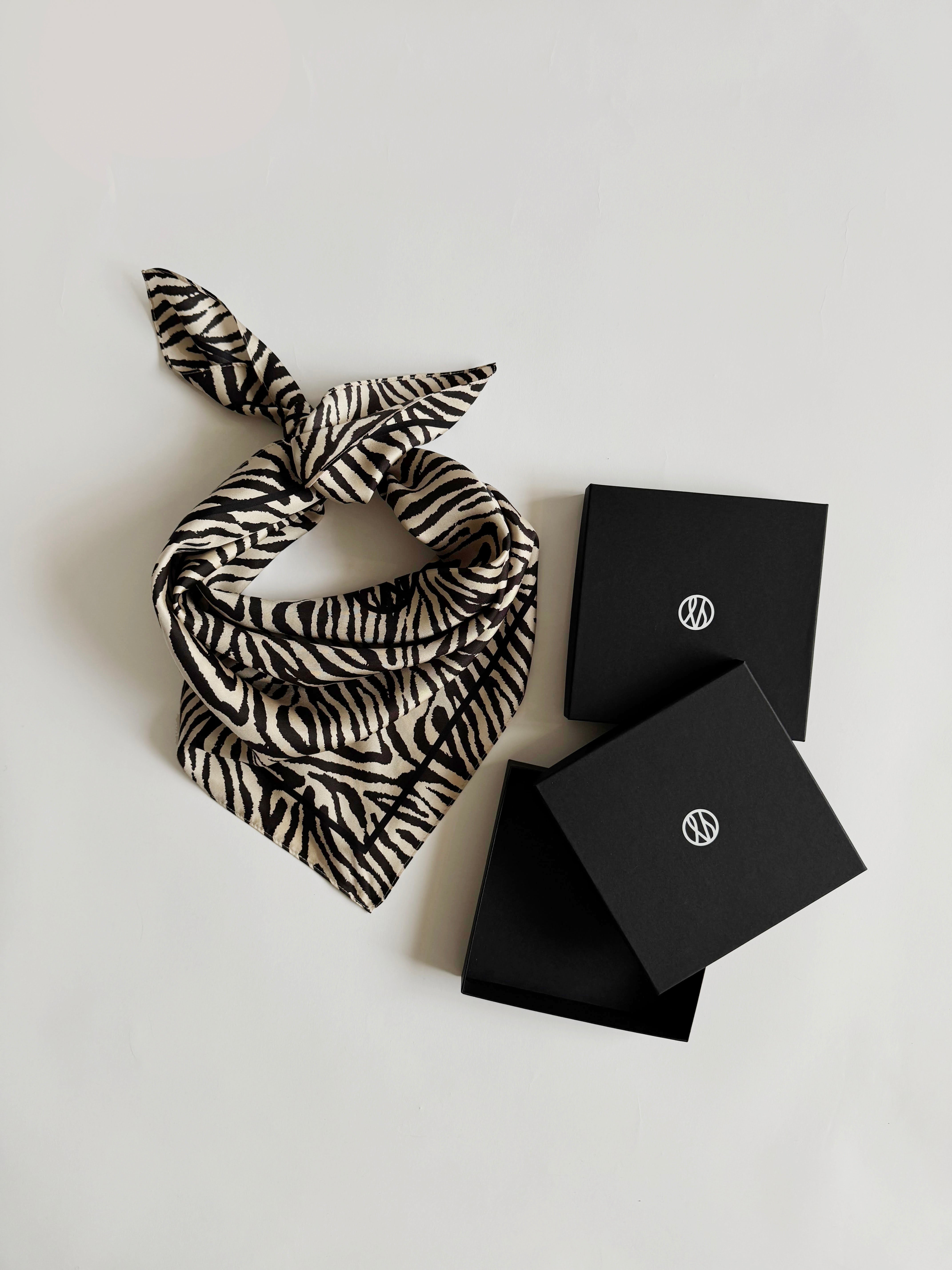 LESCARF GIFT BOX – lescarf